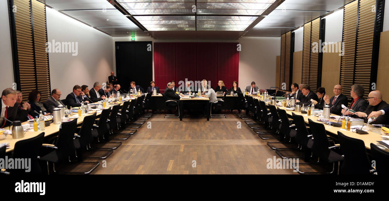 Mediation committee hi-res stock photography and images - Alamy