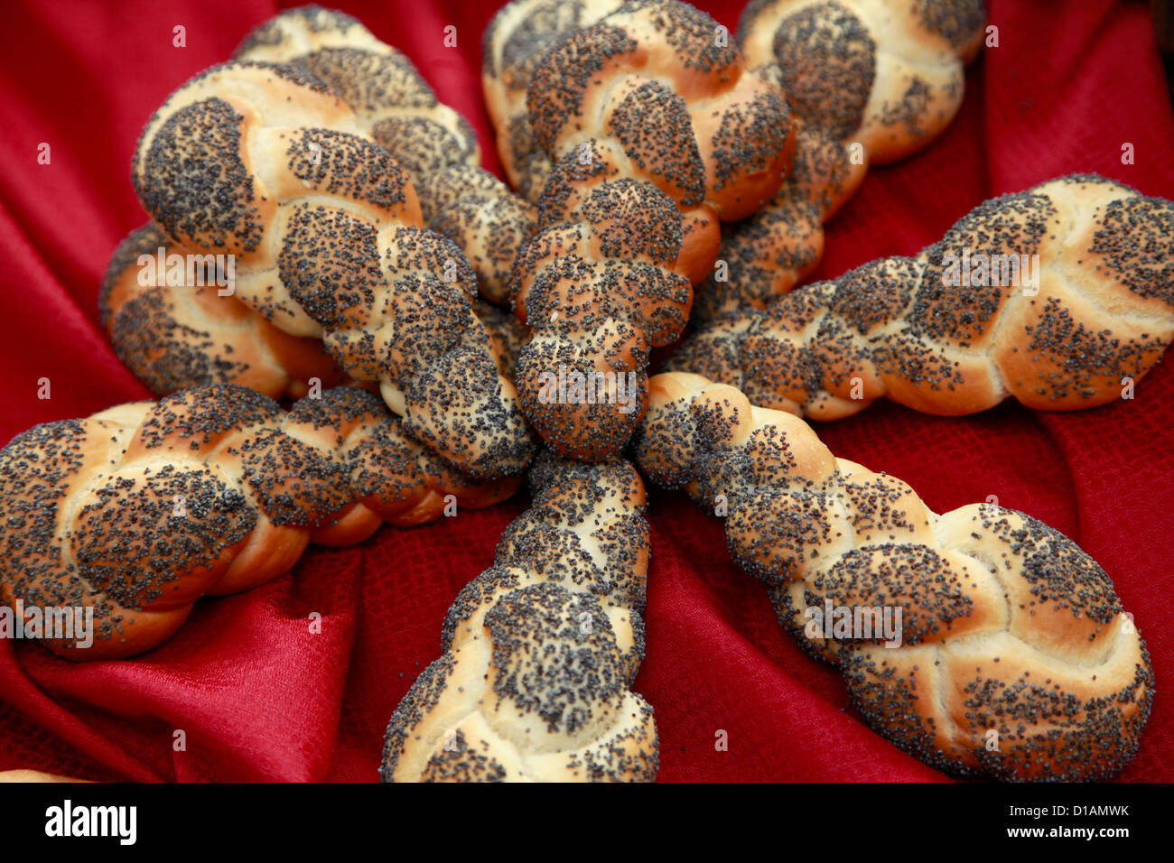 Round challah braided bread hi-res stock photography and images - Alamy