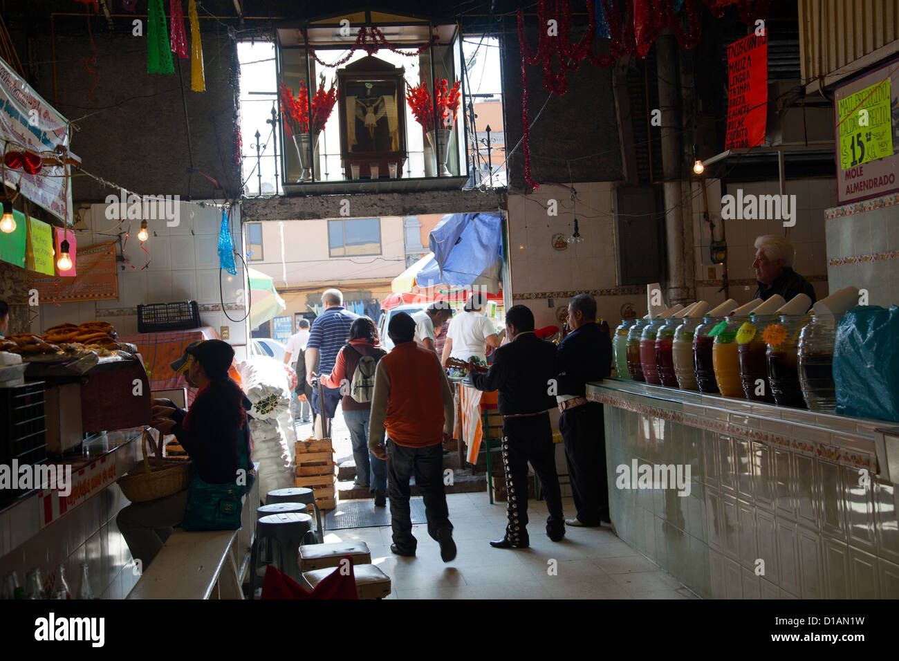 Mariachis singing to Shrine at Xochimilco Market for blessing - Mexico ...
