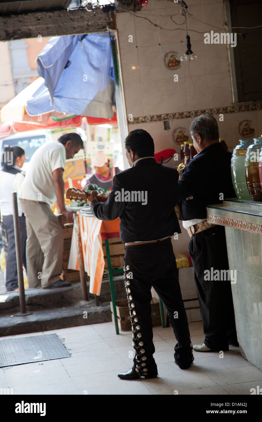 Mariachis singing to Shrine at Xochimilco Market for blessing - Mexico ...