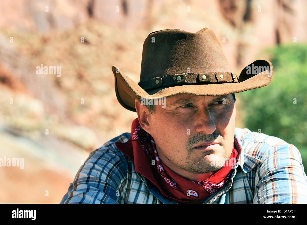 SOUTH WEST - A cowboy takes time to rest and reflect Stock Photo - Alamy