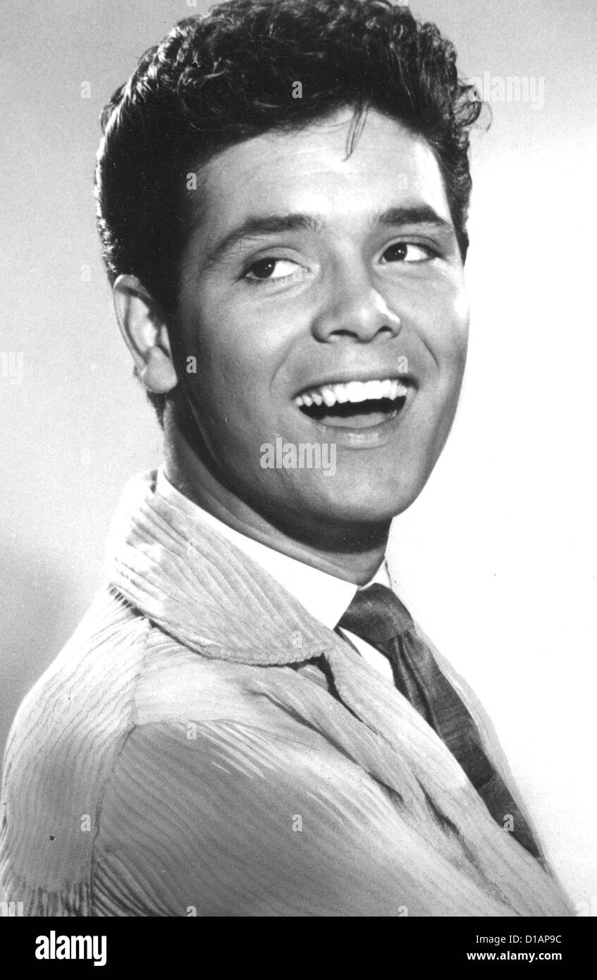 Singer actor cliff richard hi-res stock photography and images - Alamy