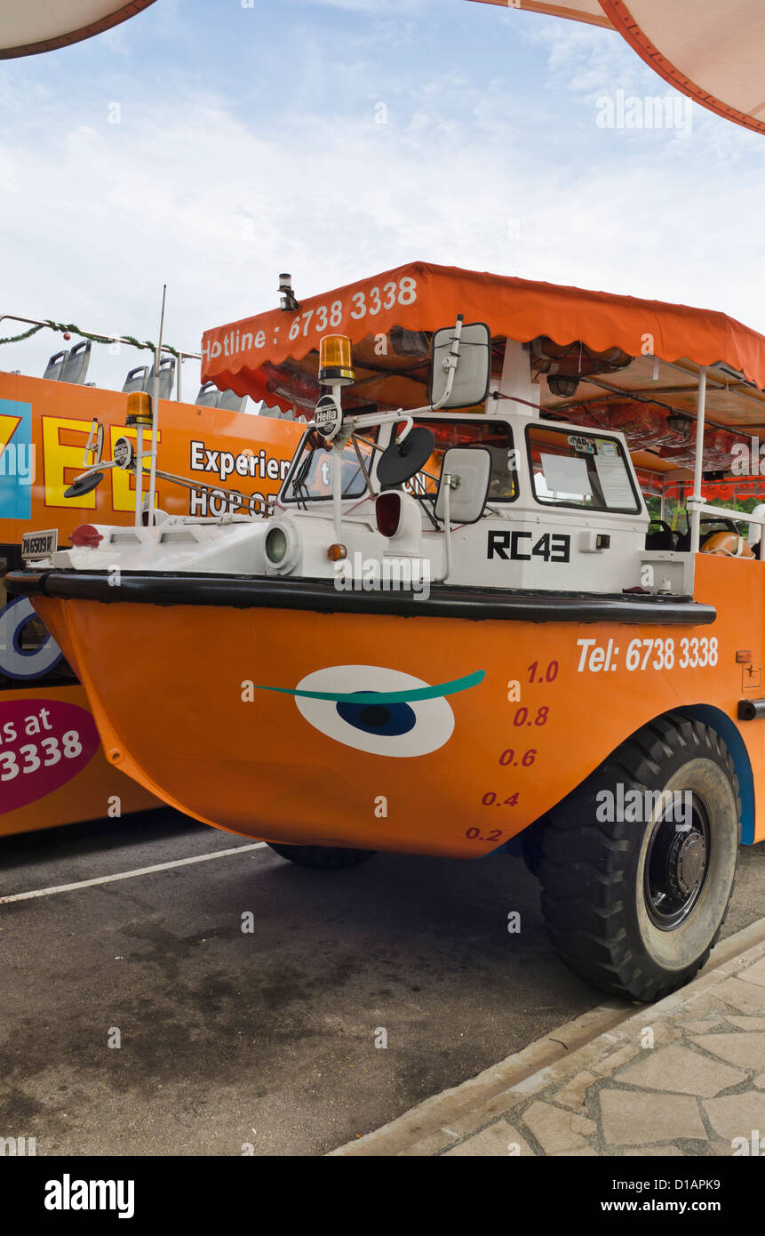 Amphibious tour in singapore hi-res stock photography and images - Alamy
