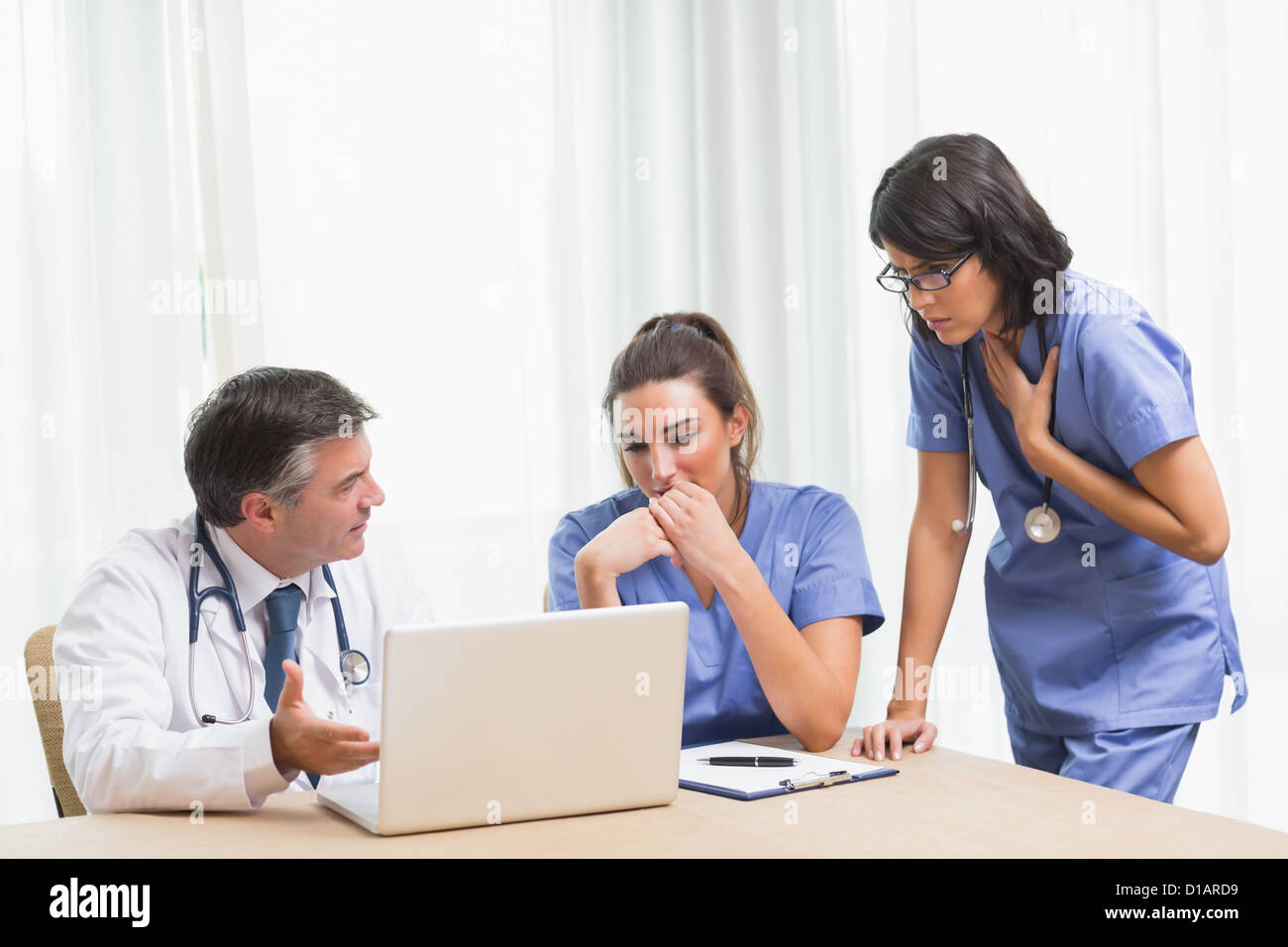 Nurse team sad hi-res stock photography and images - Alamy