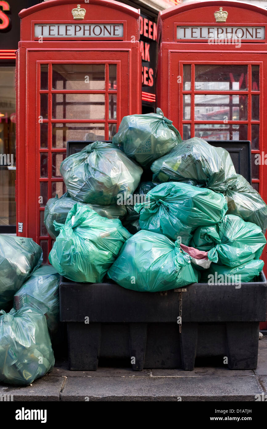 Westminster rubbish hi-res stock photography and images - Alamy