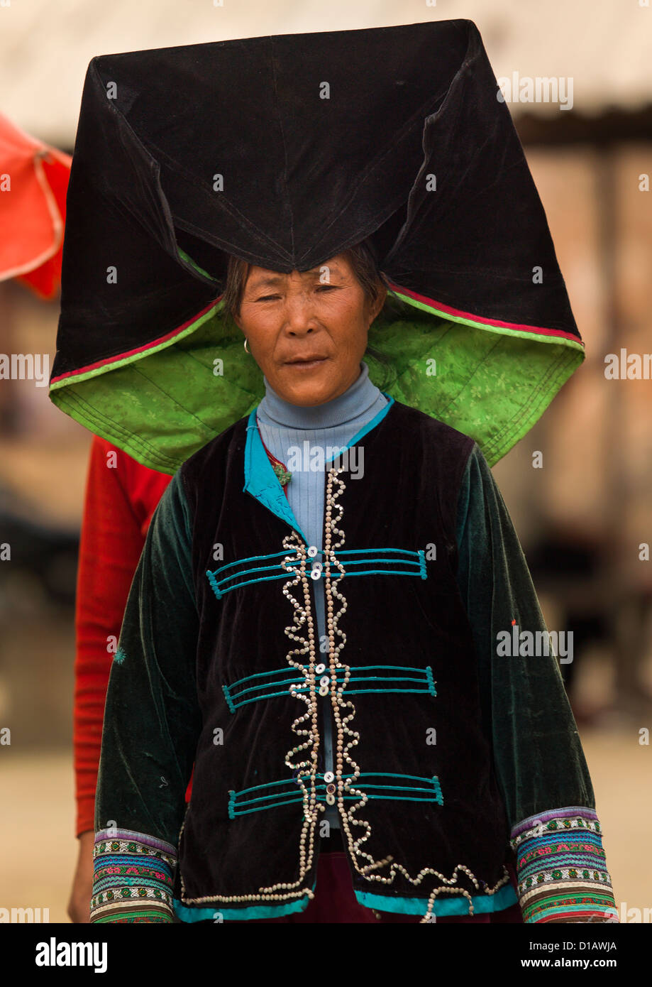 Yi Tribal Woman In Traditional Clothes, Yongsheng, Yunnan Province ...