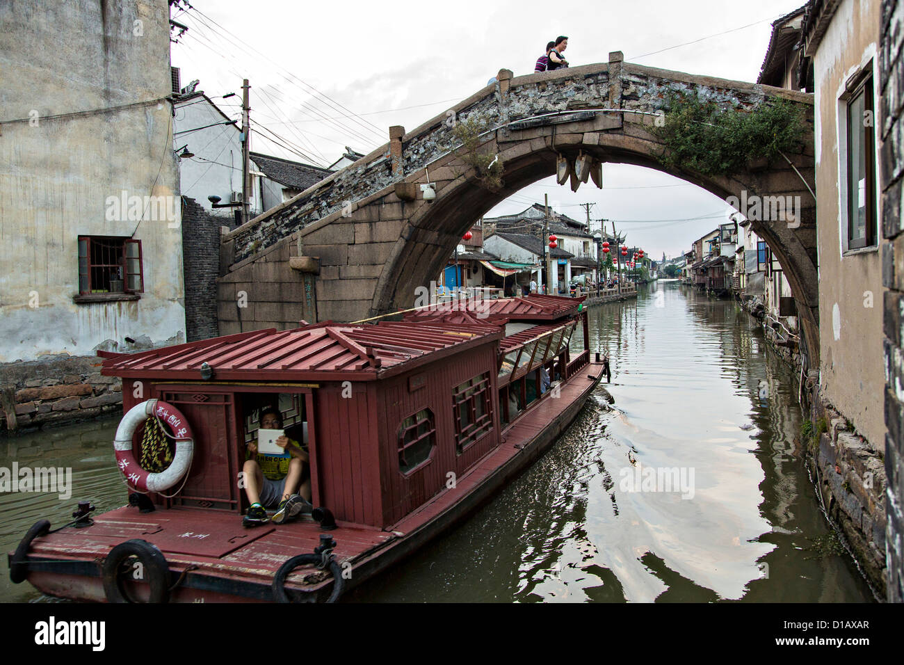 Boat travels along Shantang canal in Suzhou, China Stock Photo - Alamy