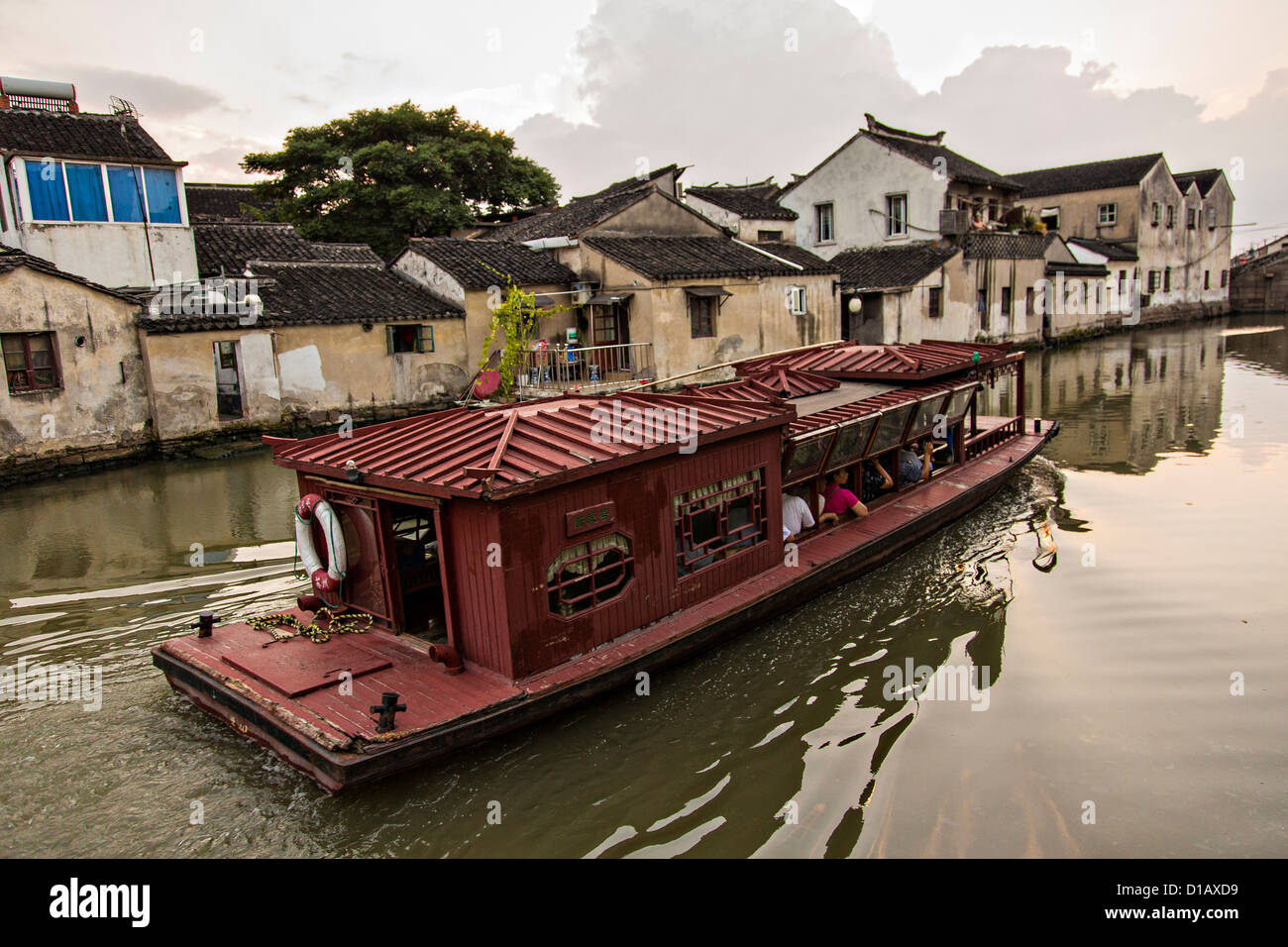 Boat travels along Shantang canal in Suzhou, China Stock Photo - Alamy