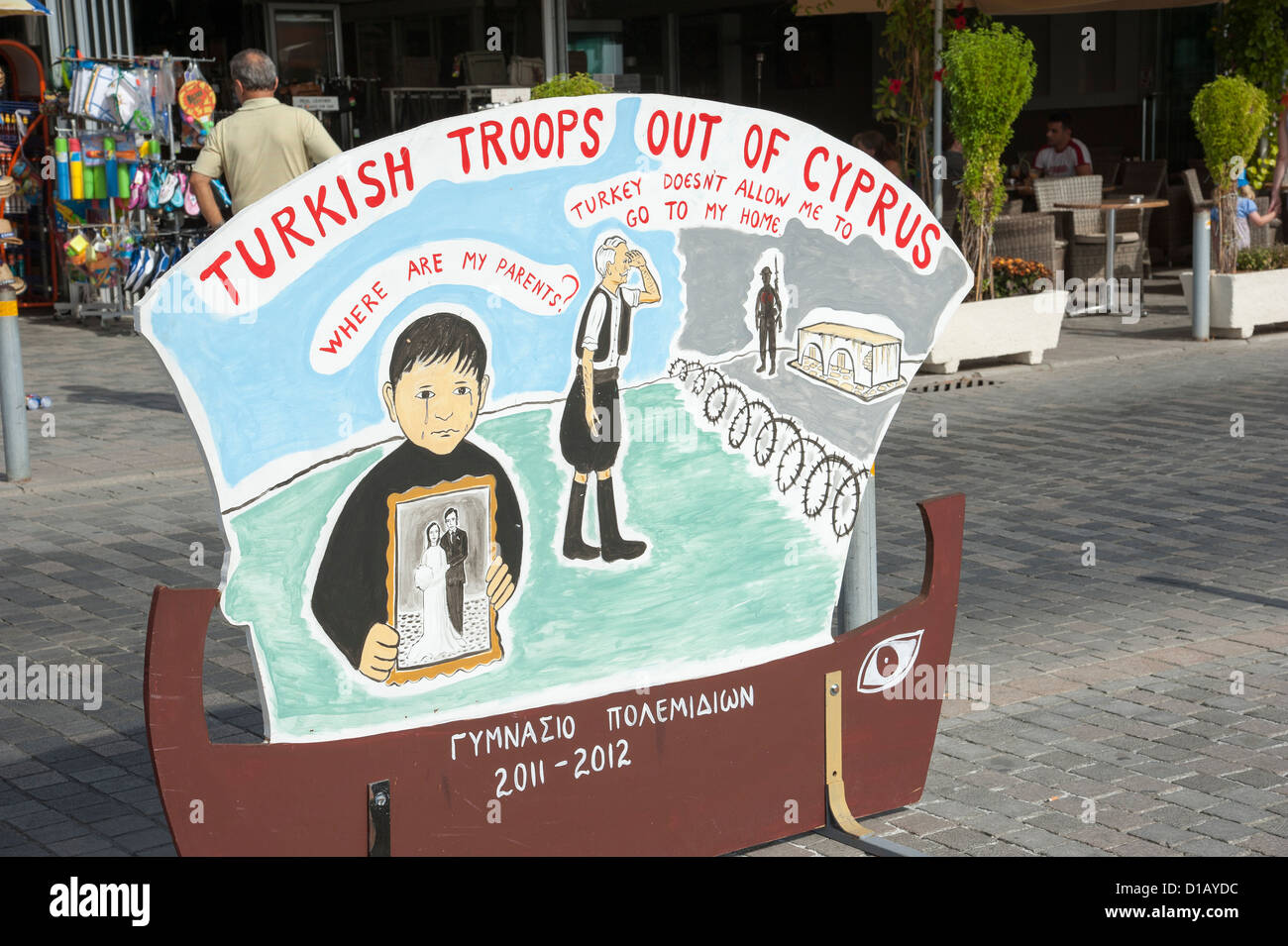 Hand painted signs hi-res stock photography and images - Alamy