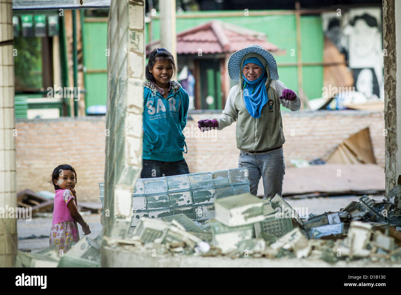 Recycled glass blocks hi-res stock photography and images - Alamy