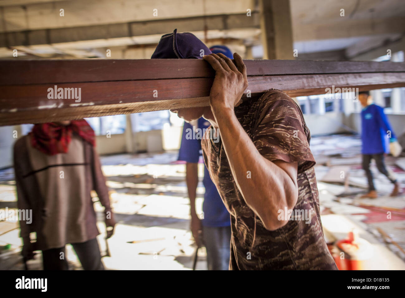 Tearing down of buildings hi-res stock photography and images - Alamy