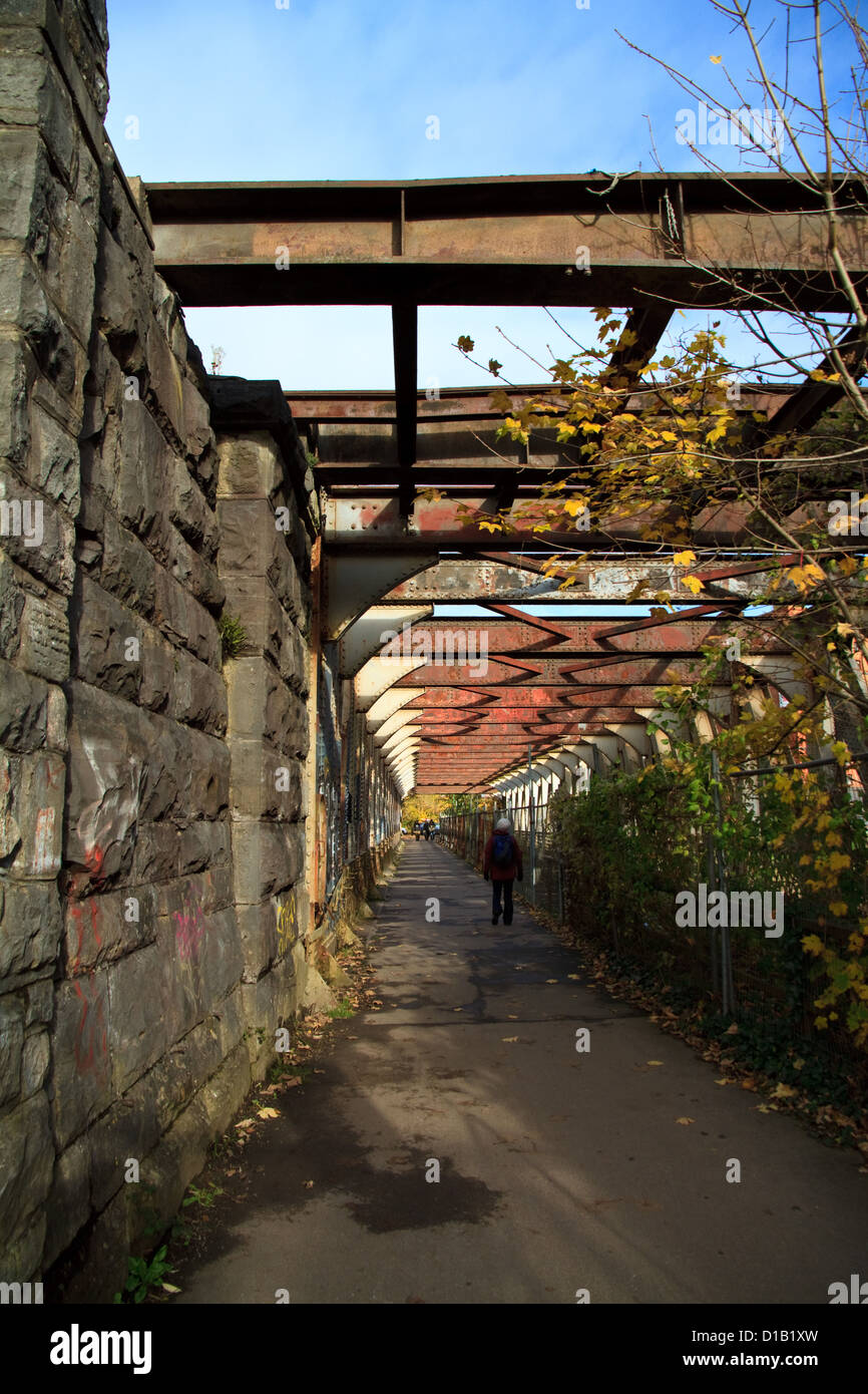 Railway bridge footpath pedestrian hi-res stock photography and images ...