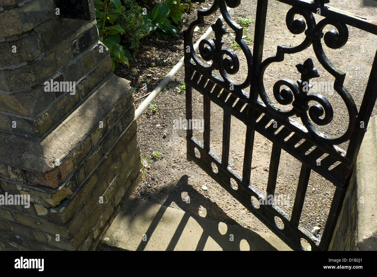 Ornate iron gate hi-res stock photography and images - Alamy