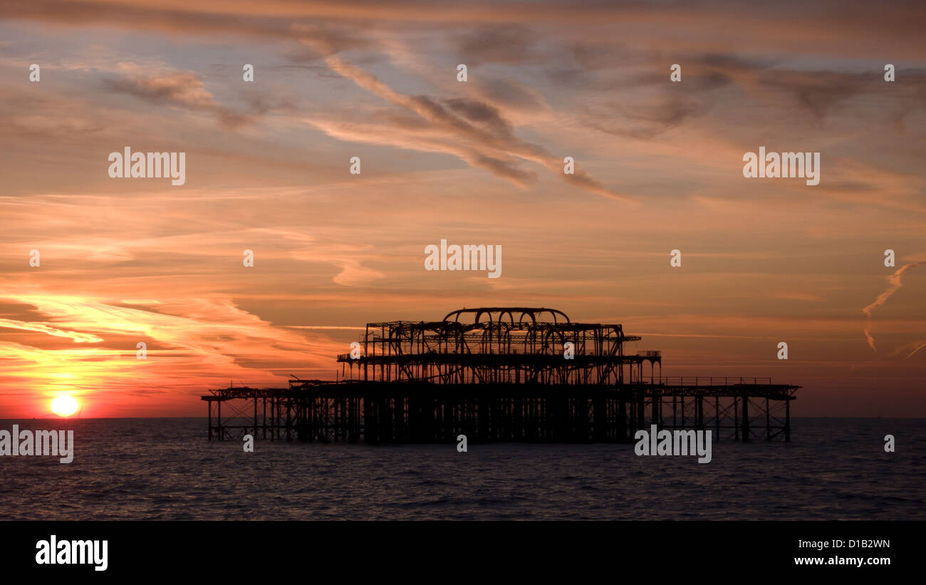 Sunrise,abandoned West Pier, Brighton, calm sea Stock Photo - Alamy