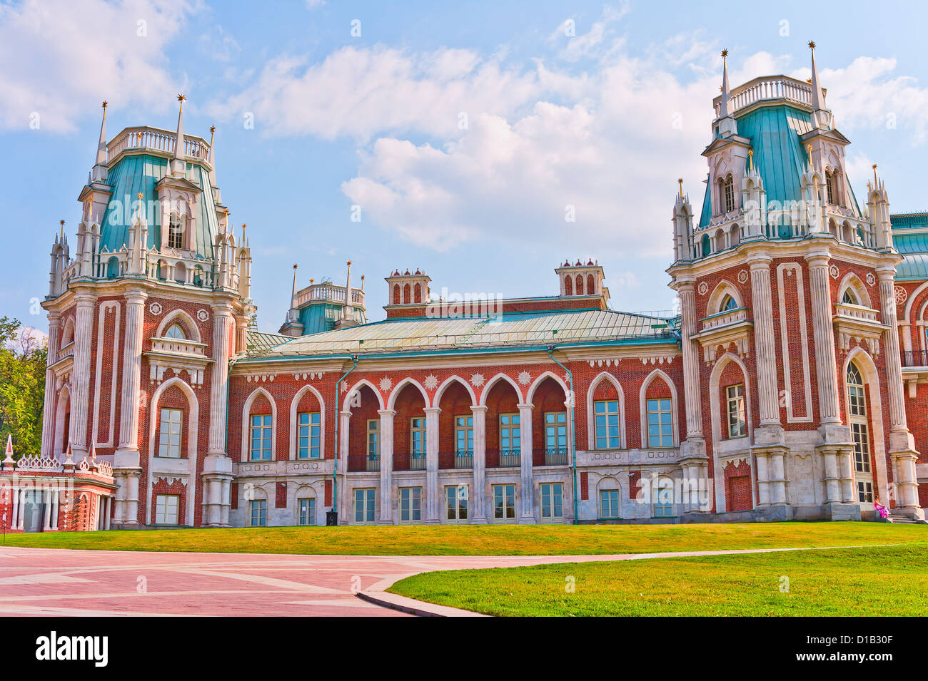 Grand gothic palace hi-res stock photography and images - Alamy