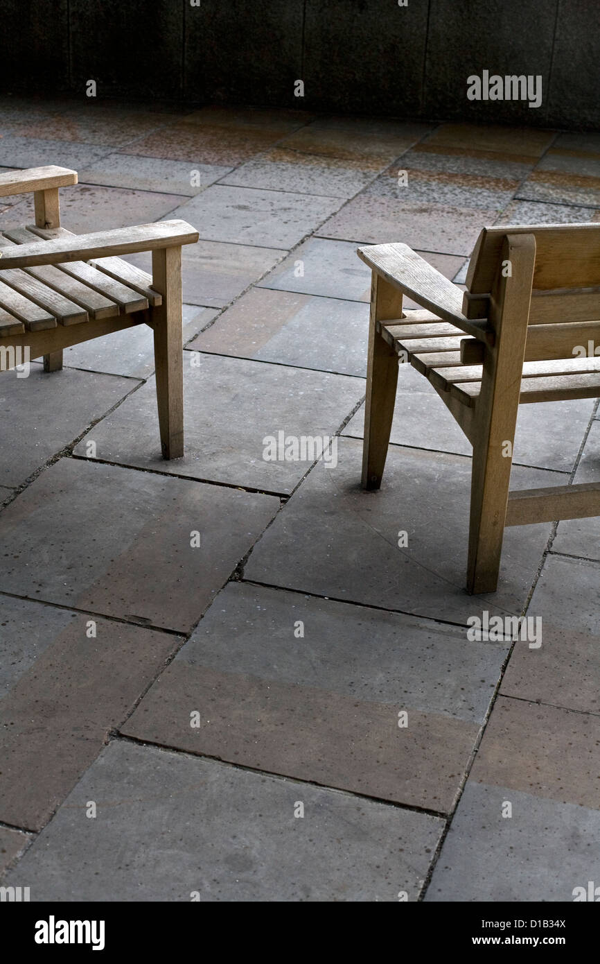 Pavement chairs hi-res stock photography and images - Alamy