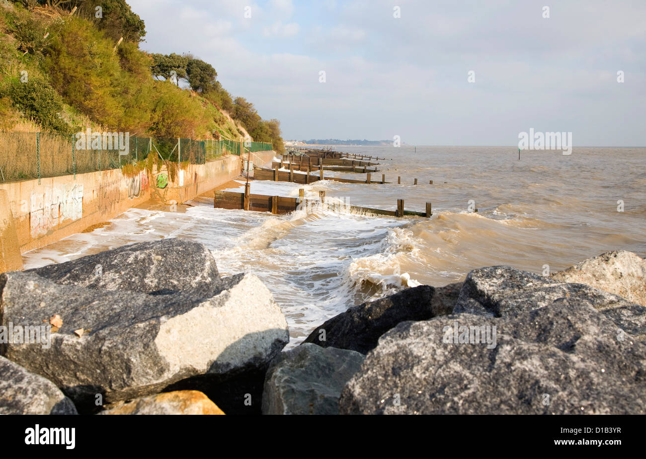 Wooden groynes groyne hi-res stock photography and images - Alamy