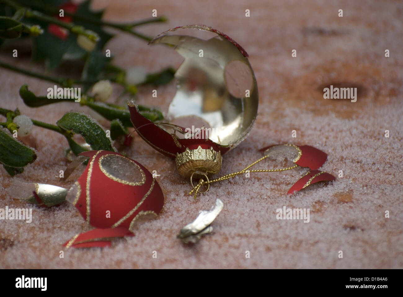 Broken baubles christmas hi-res stock photography and images - Alamy