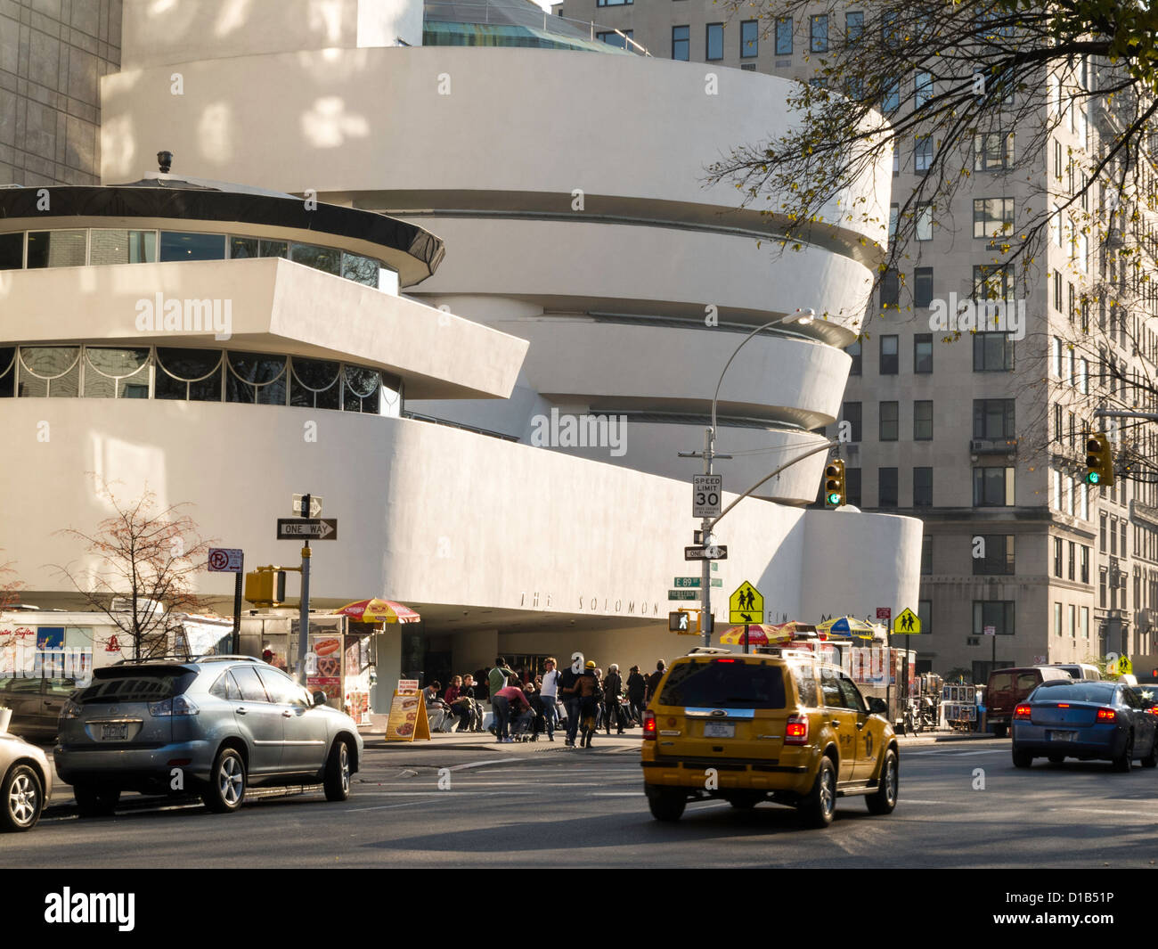 Guggenheim Museum Exterior, NYC Stock Photo - Alamy