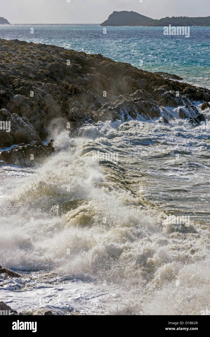 Breaking weather hi-res stock photography and images - Alamy