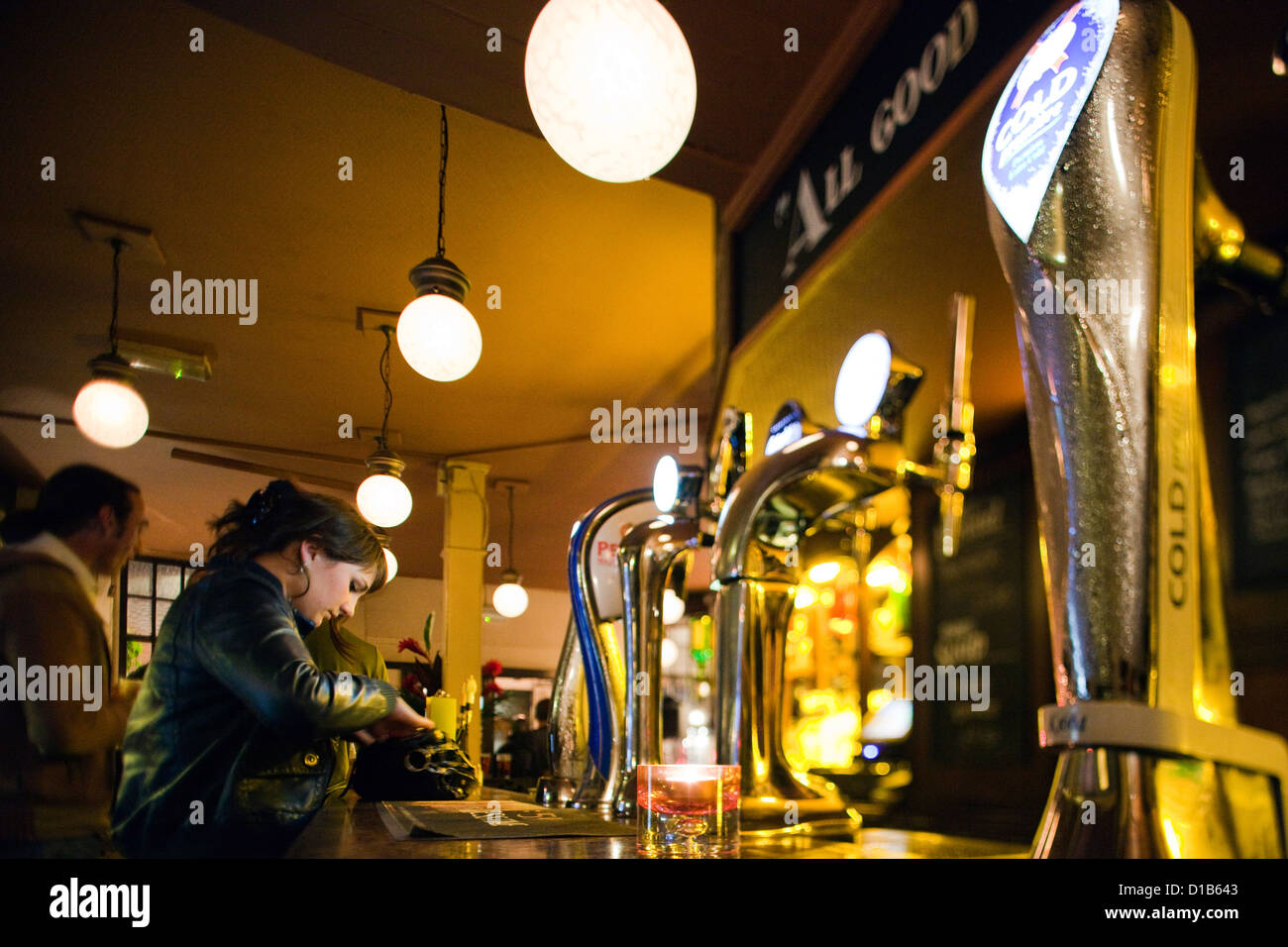 London, United Kingdom, guests in a typical pub in London Stock Photo ...