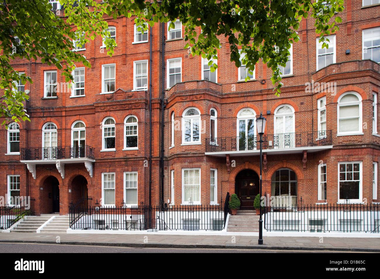 Brick buildings london hi-res stock photography and images - Alamy