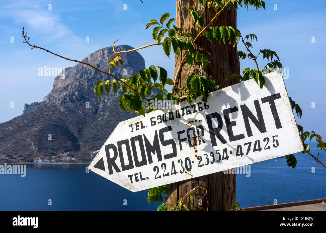 Rooms for rent, Sign, signboard, on lamp-post, Greece Stock Photo - Alamy