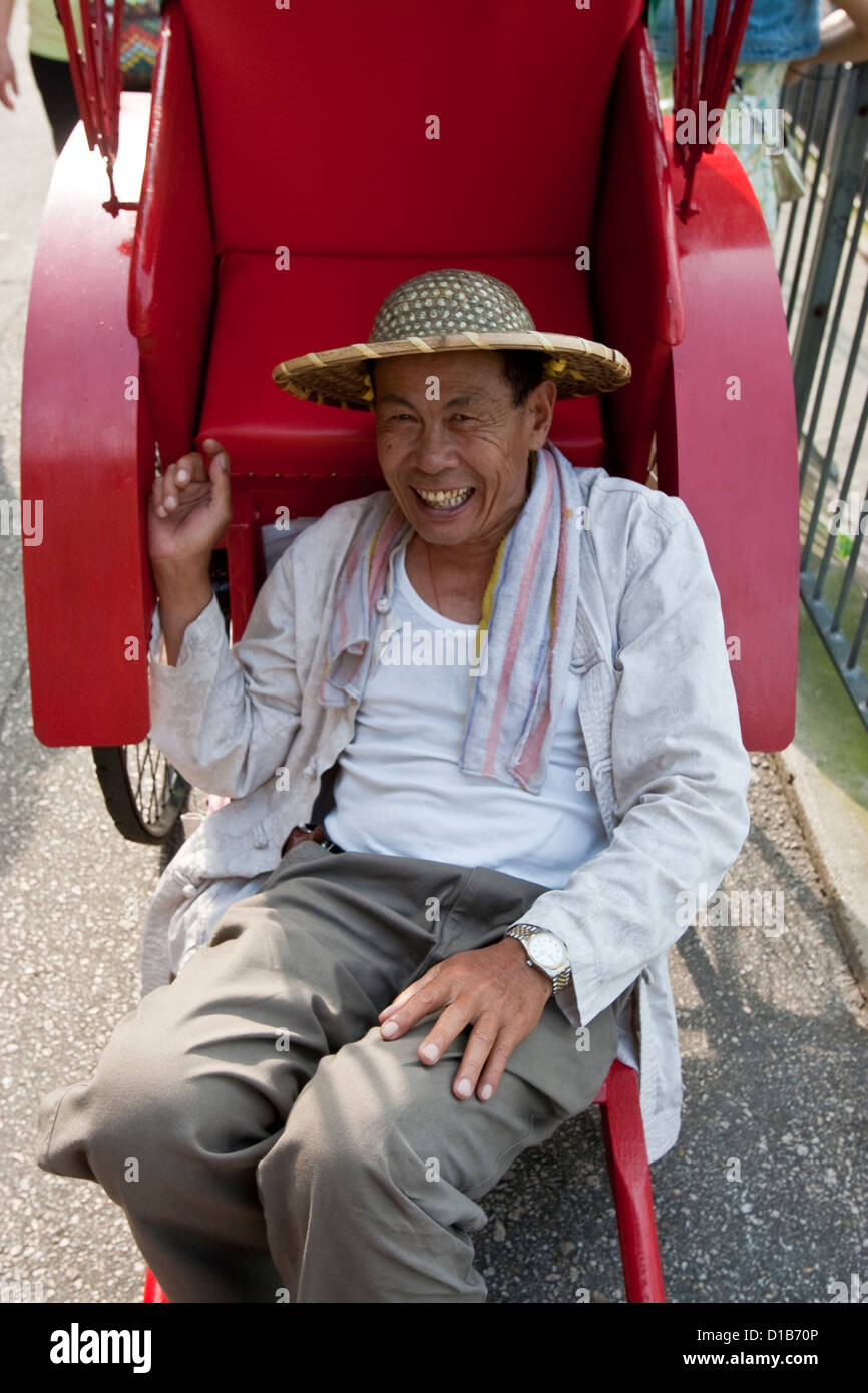 Rickshaw Driver, Victoria Peak, Hong Kong, China Stock Photo - Alamy