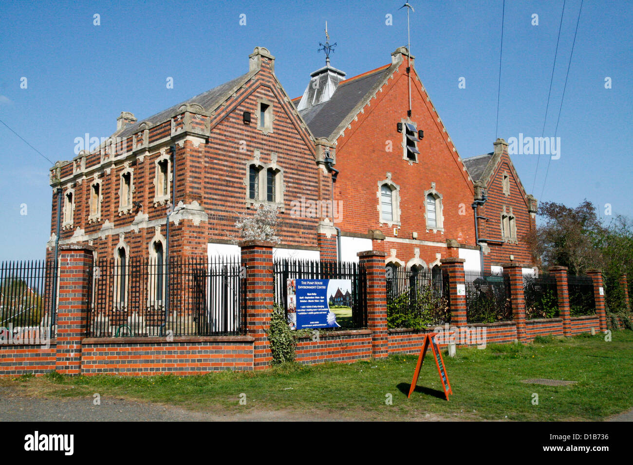 Pump house building uk hi-res stock photography and images - Alamy