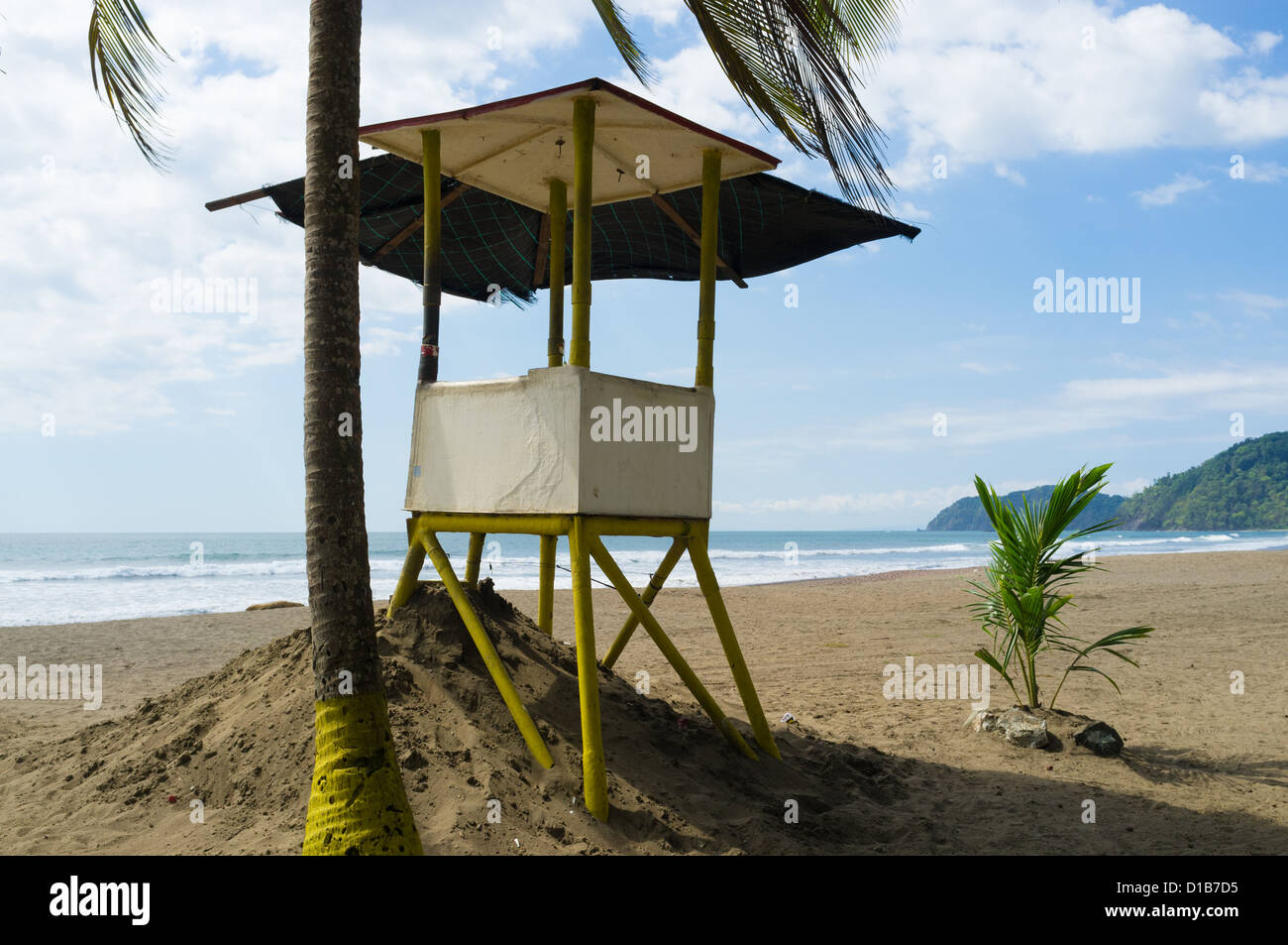 Lifeguard post on a tropical beach Stock Photo - Alamy