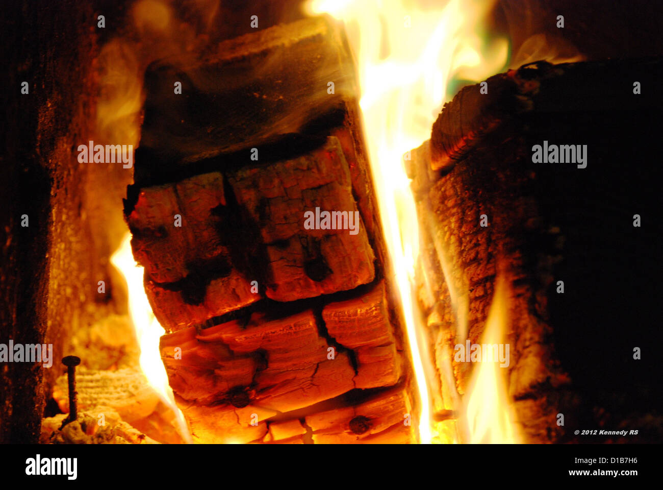 Coal fire burning hi-res stock photography and images - Alamy