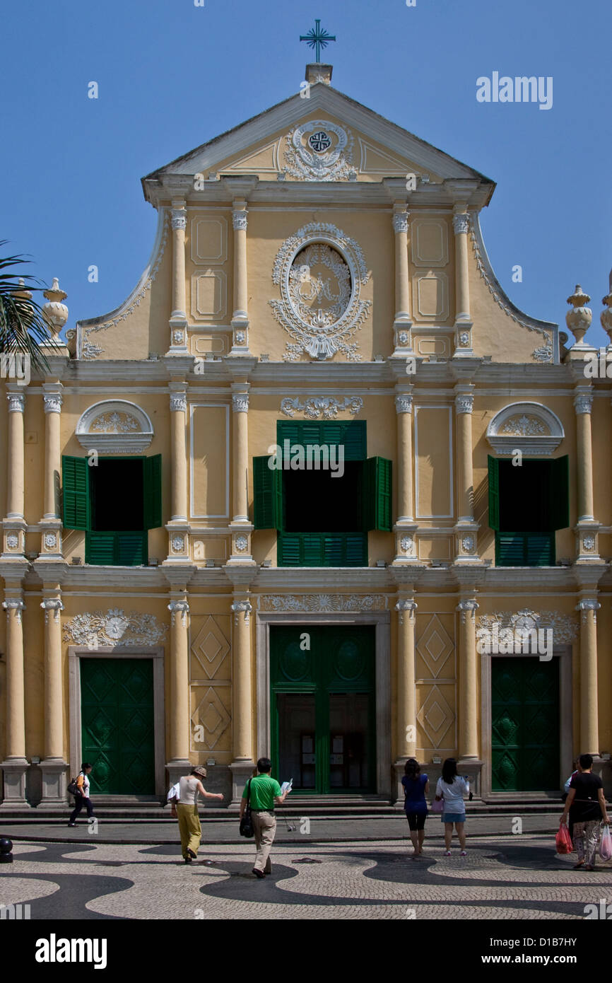 Exterior st dominics church hi-res stock photography and images - Alamy