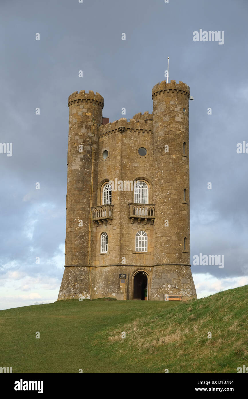 England broadway tower hi-res stock photography and images - Alamy
