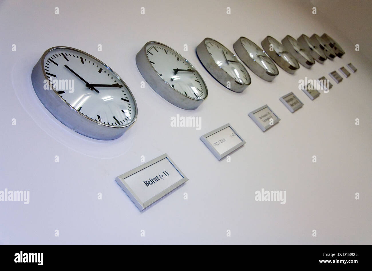 World time zones hi-res stock photography and images - Alamy