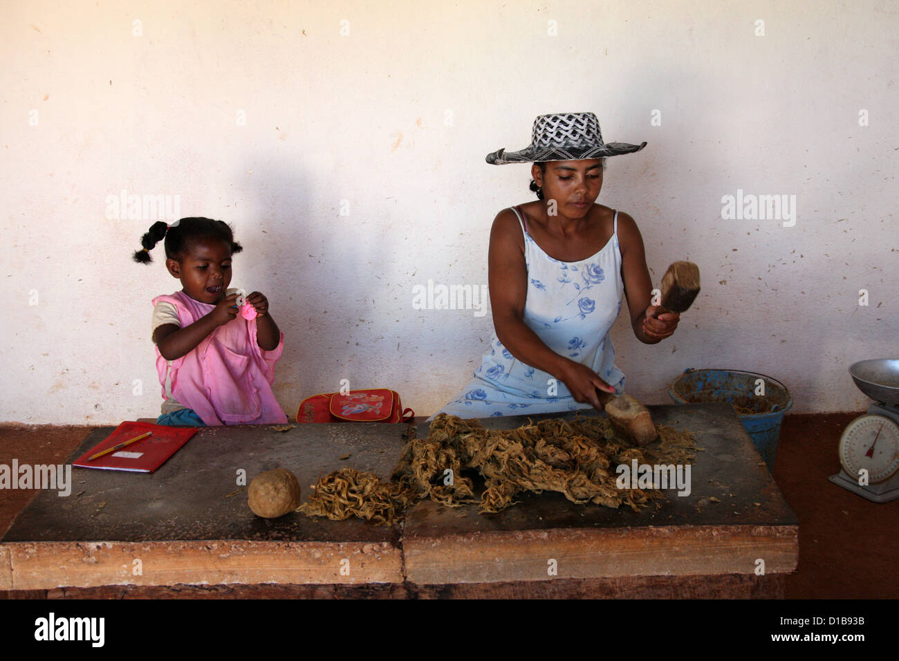 Beautiful malagasy girl madagascar hi-res stock photography and images ...