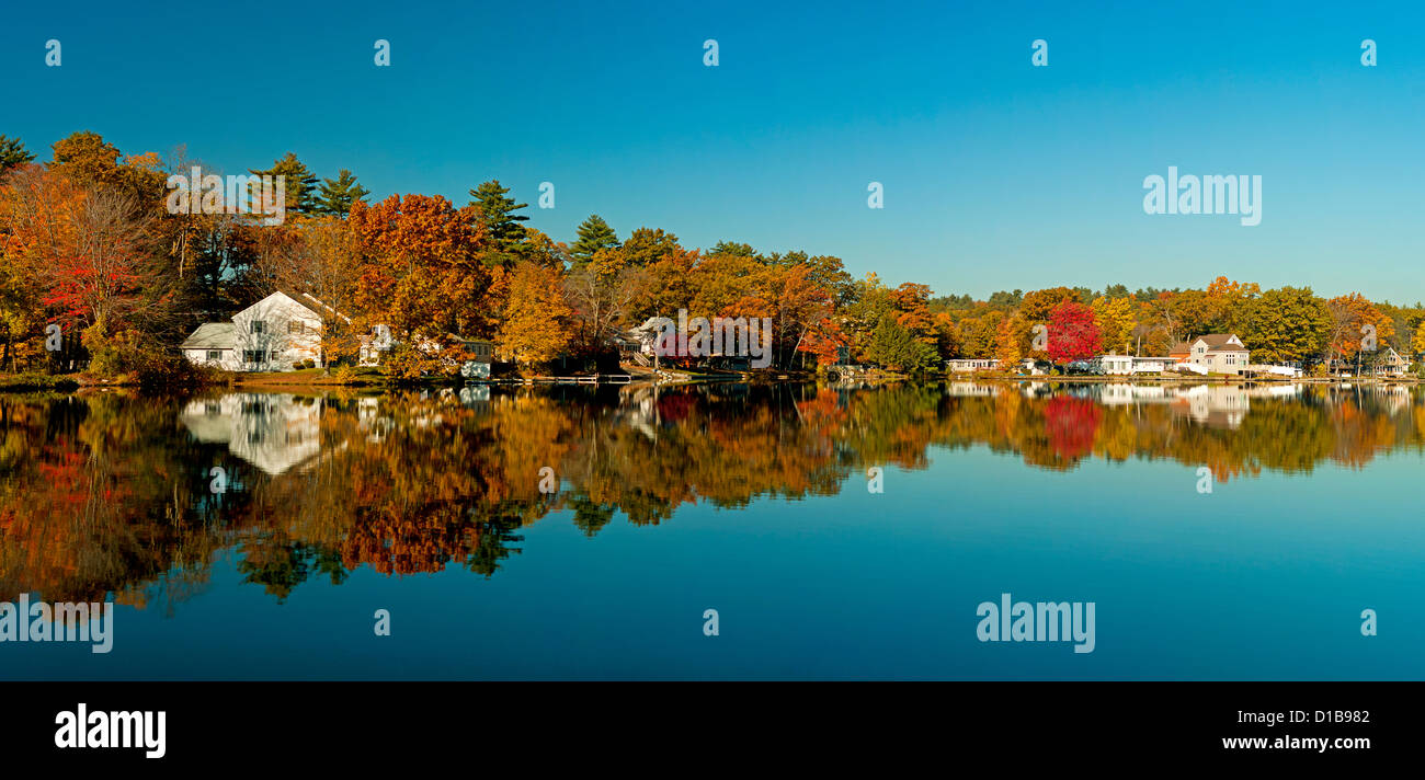 Fall lake colors hi-res stock photography and images - Alamy