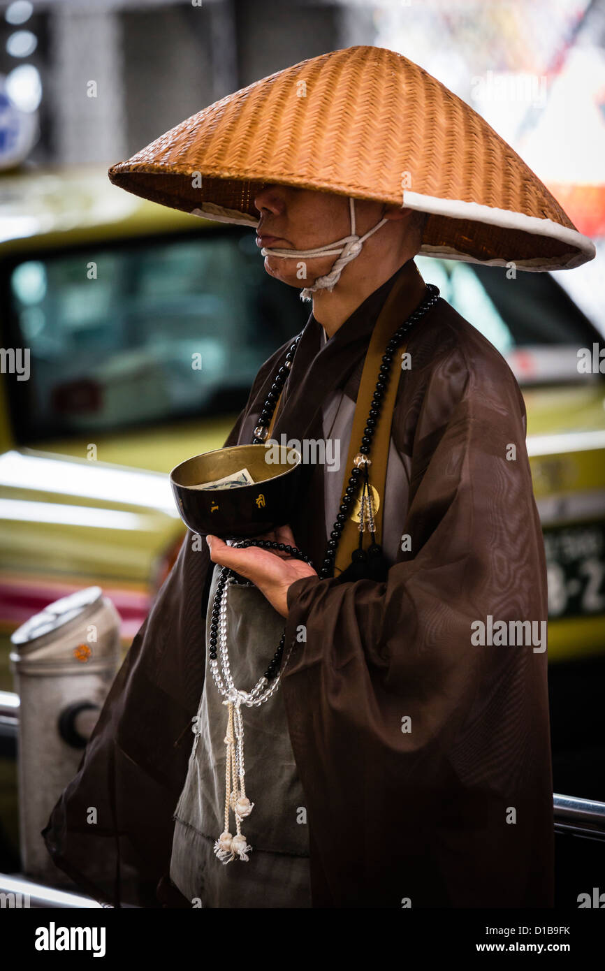 Ueno train hi-res stock photography and images - Alamy