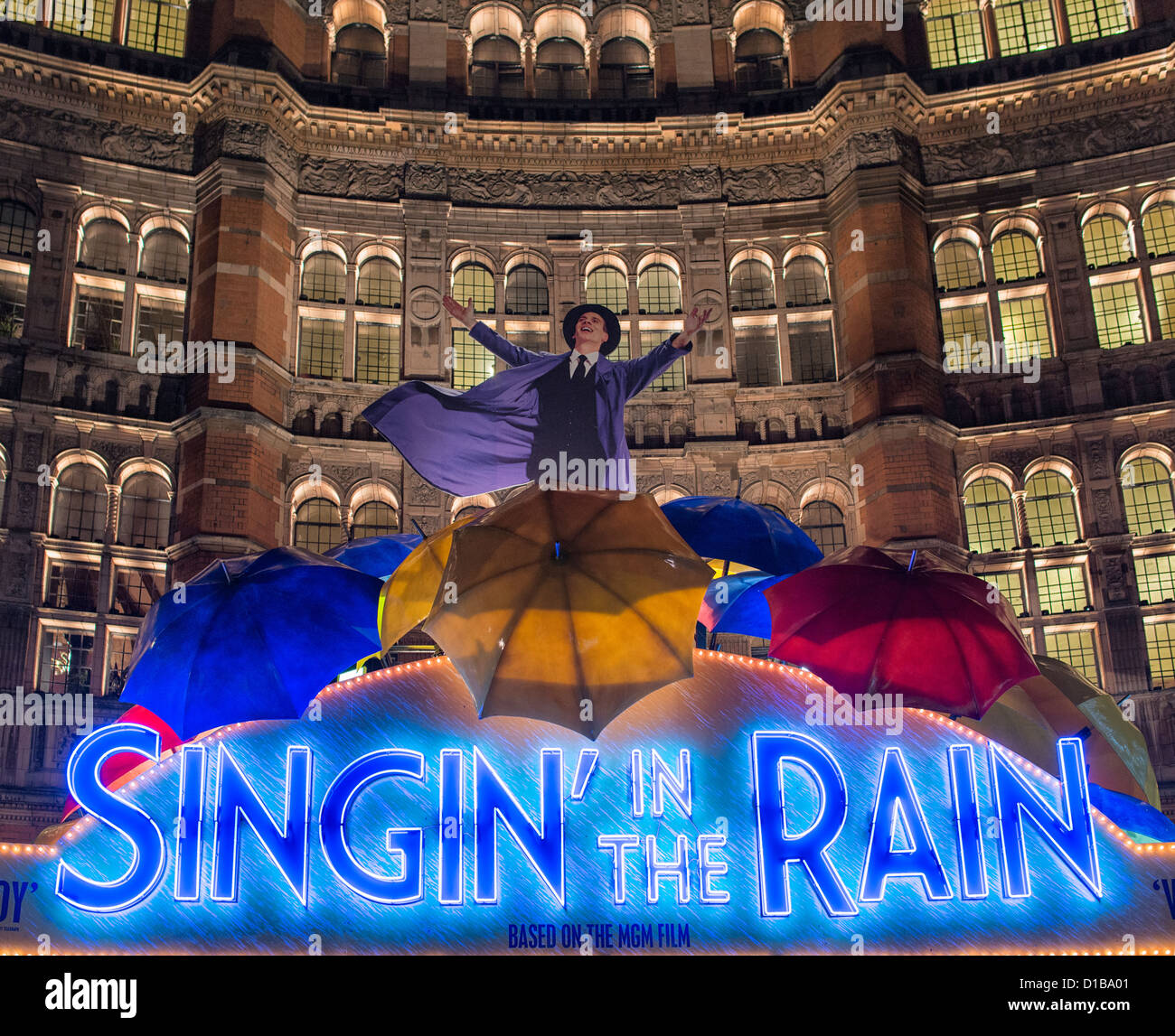 Singing in the rain hi-res stock photography and images - Alamy