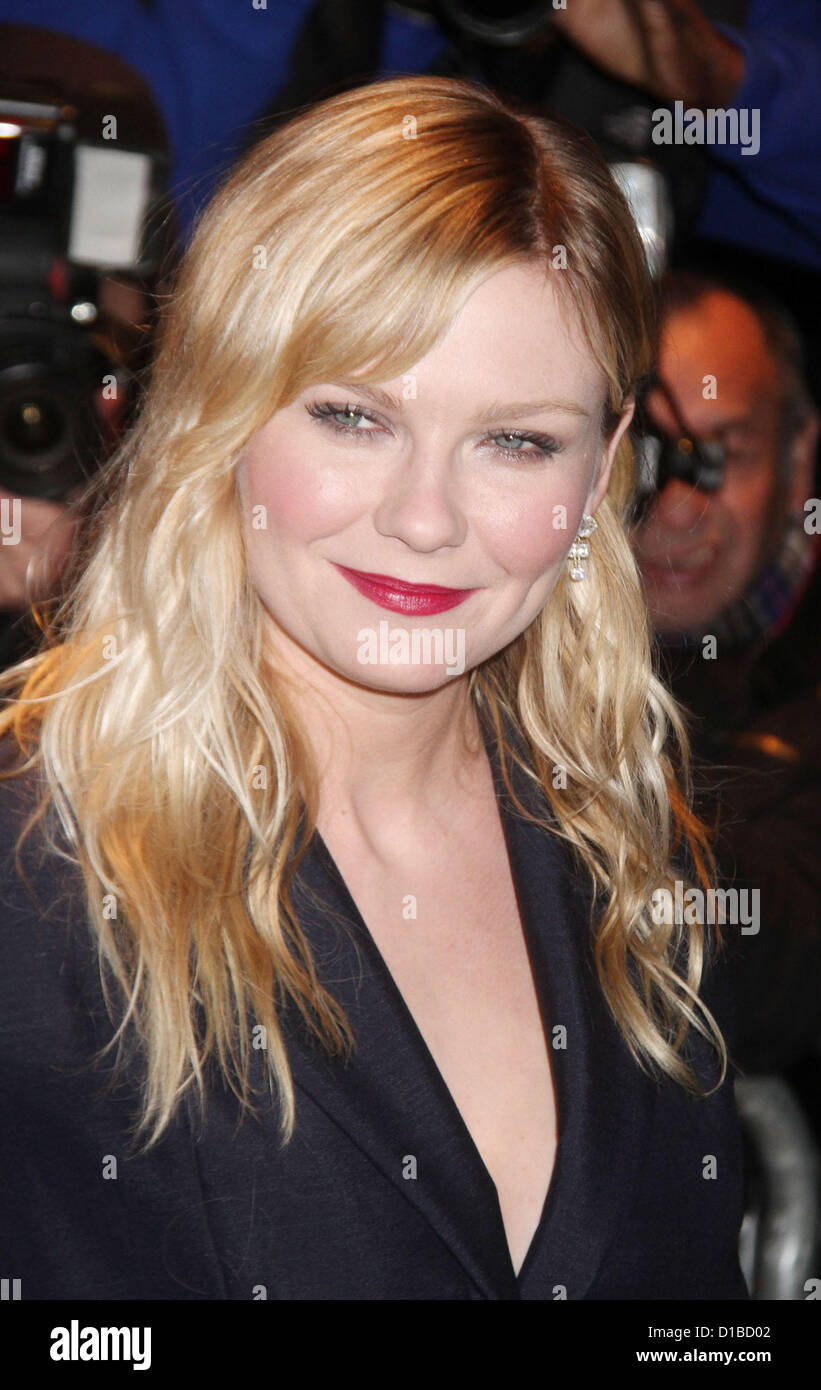 Dec. 13, 2012 - New York, New York, U.S. - Actress KIRSTEN DUNST ...