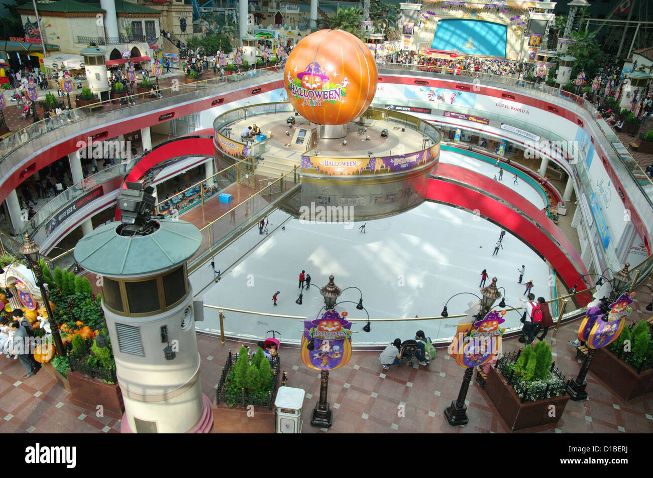 amusement park Lotte World at Seoul Korea Stock Photo - Alamy