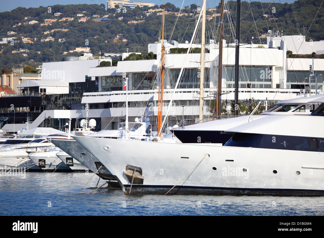 Harbor cannes hi-res stock photography and images - Alamy