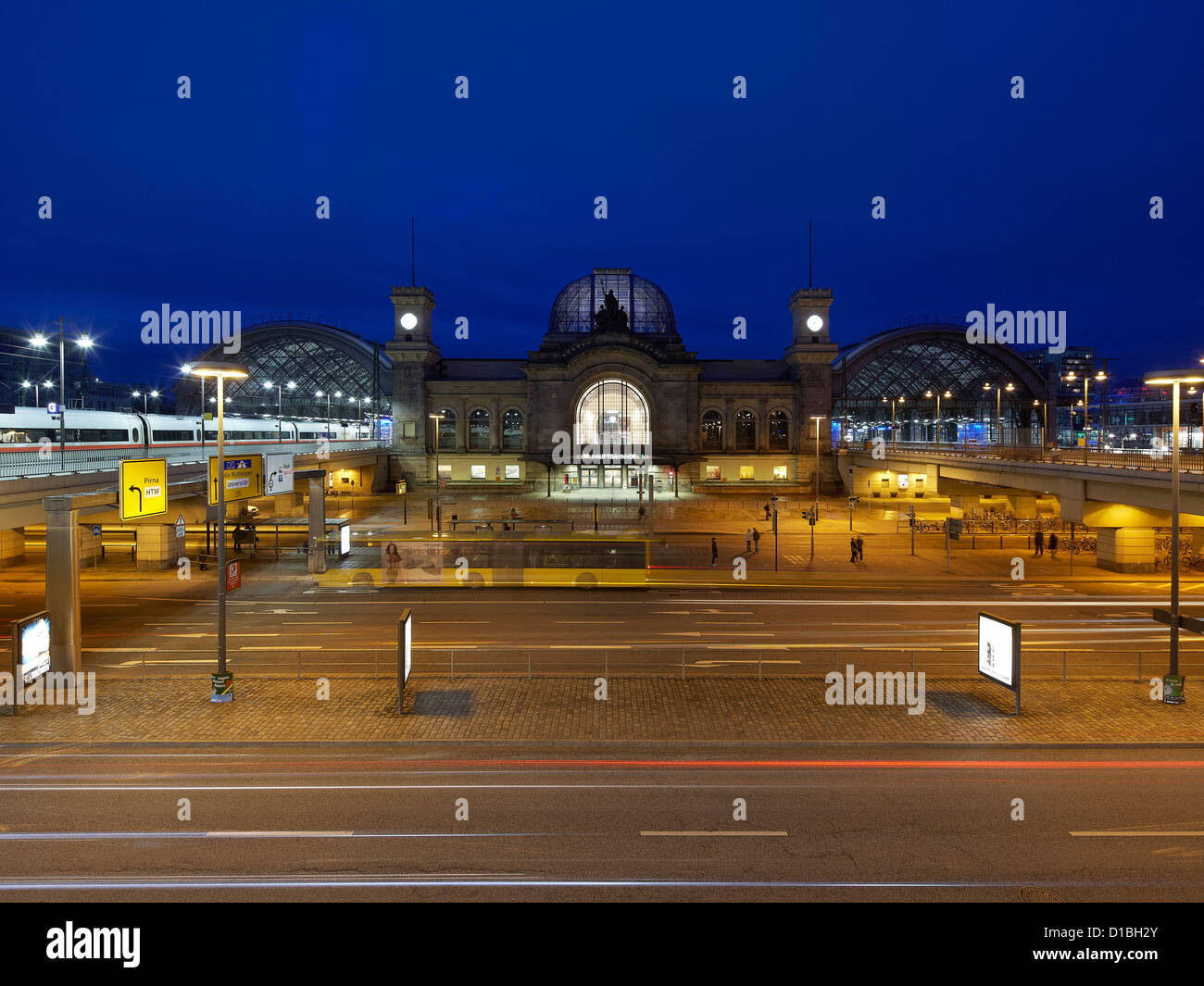 Dresden Hauptbahnhof, Dresden, Germany. Architect: Foster + Partners ...