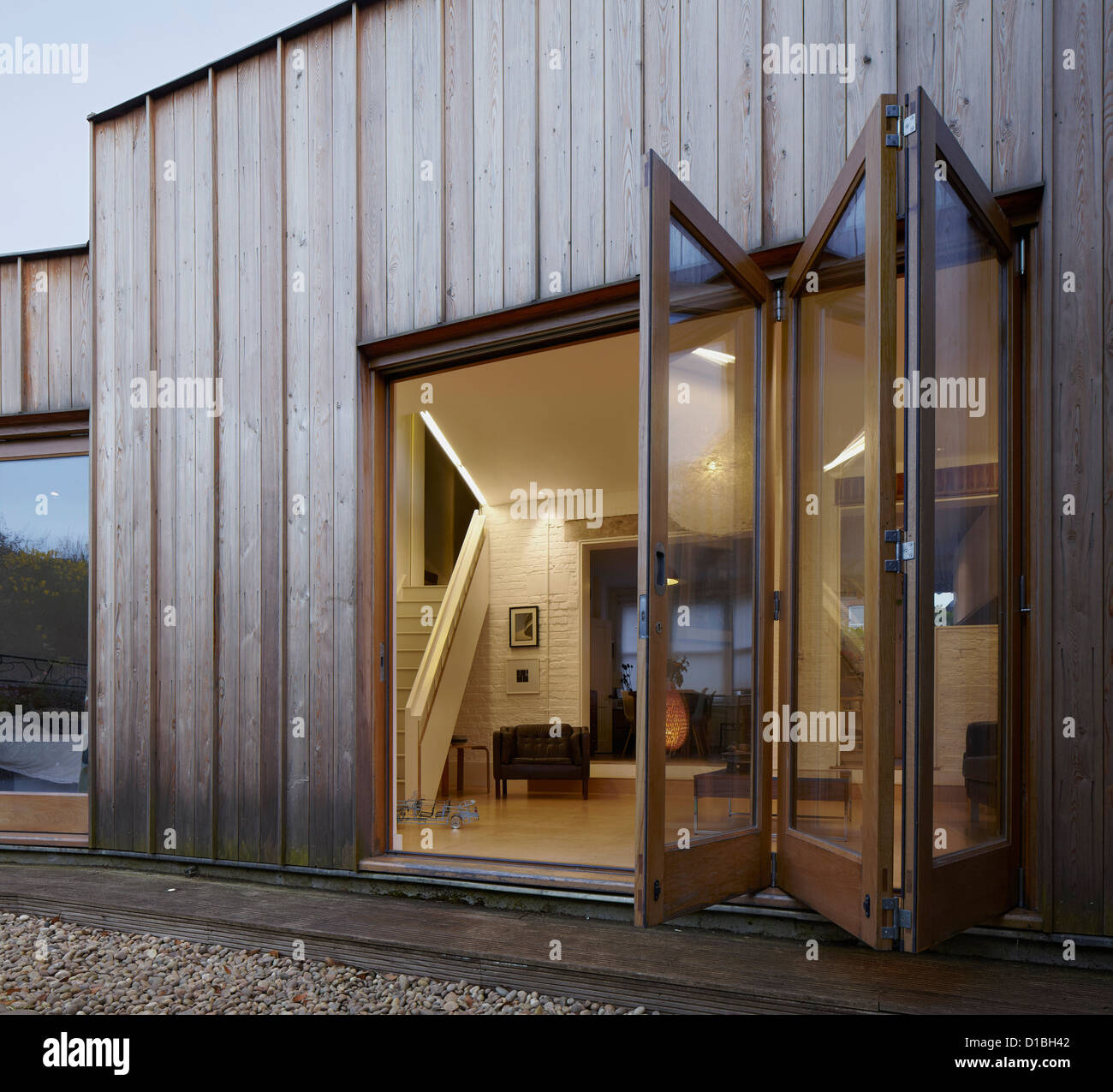 Vertical fin facade hi-res stock photography and images - Alamy