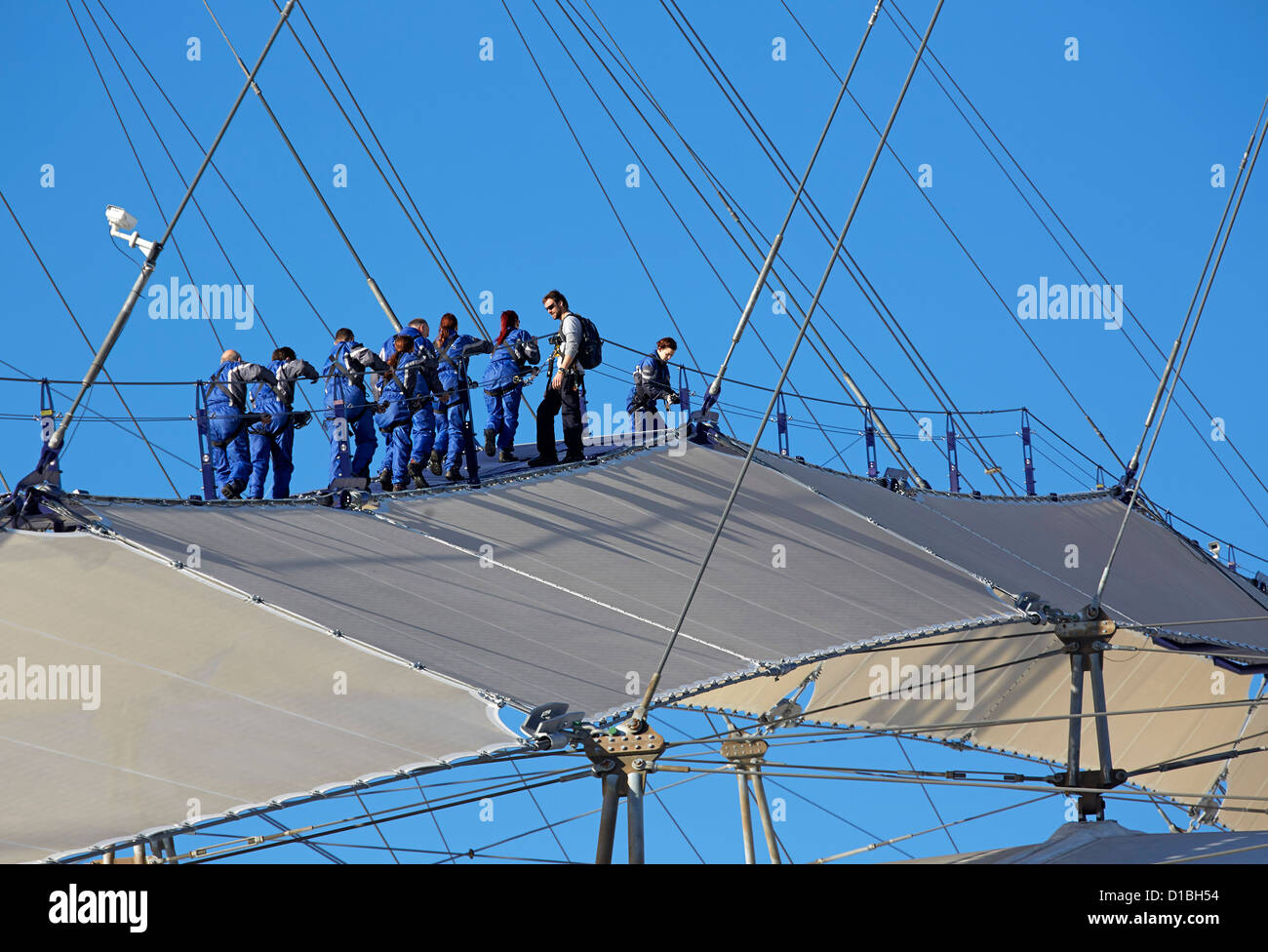 High level glass walkway hi-res stock photography and images - Alamy