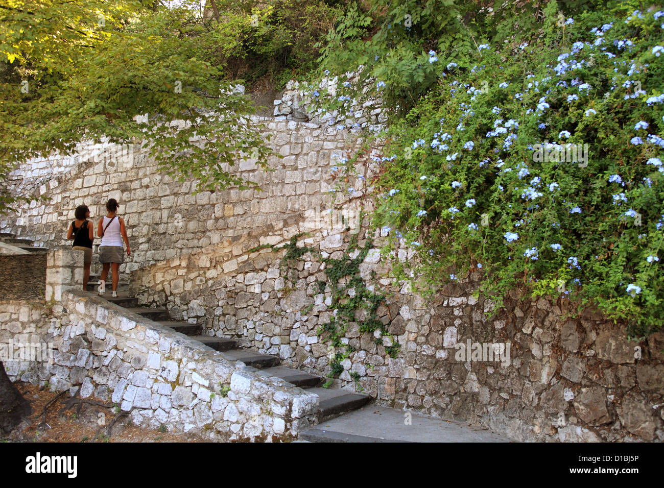 Colline du chateau park hi-res stock photography and images - Alamy