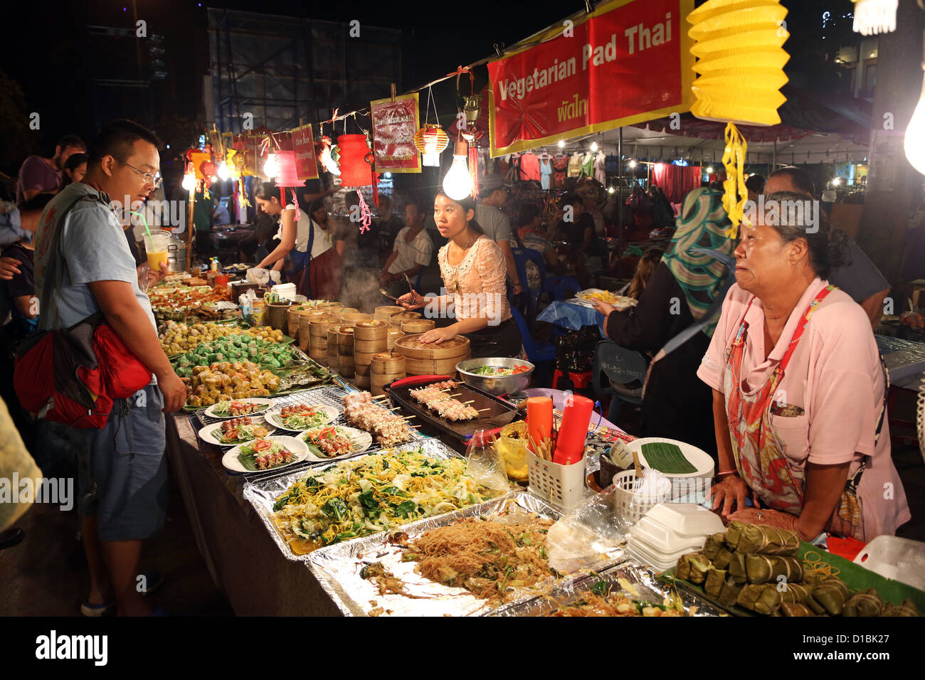 Stalls at the Chiang Mai night street market, Chiang Mai, Thailand ...