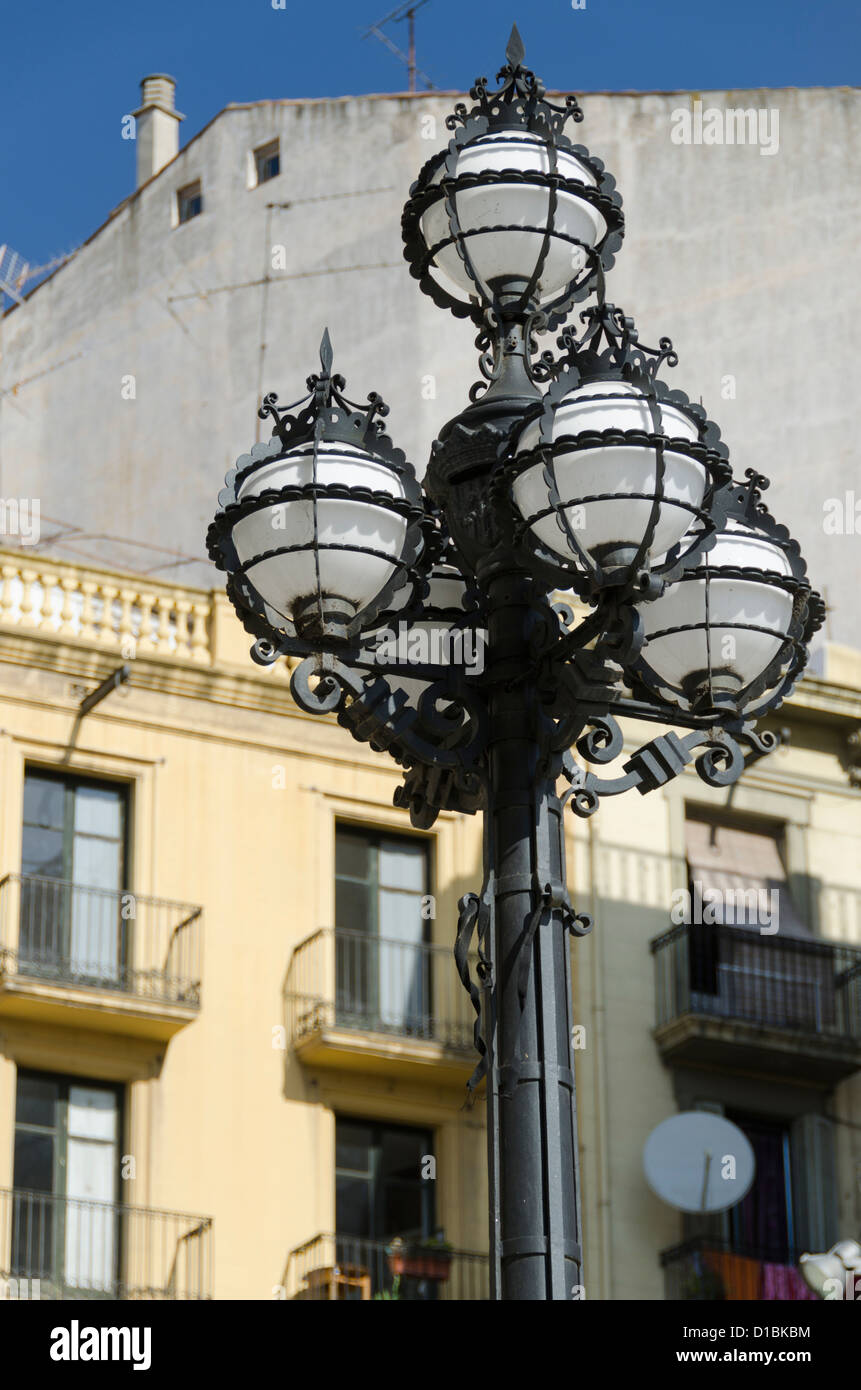 City streetlights hi-res stock photography and images - Alamy