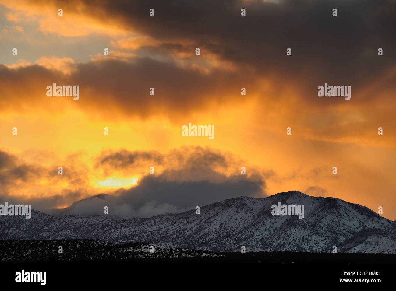 Sunset skies over the Manazano/Los Pinos Mountains, near Mountainair ...