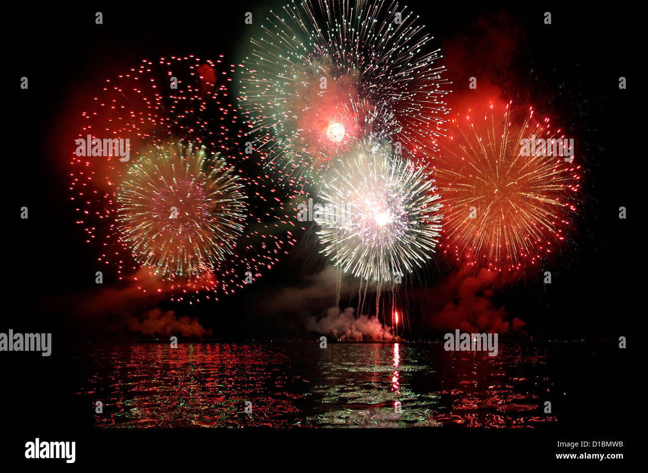Fireworks mirroring hi-res stock photography and images - Alamy