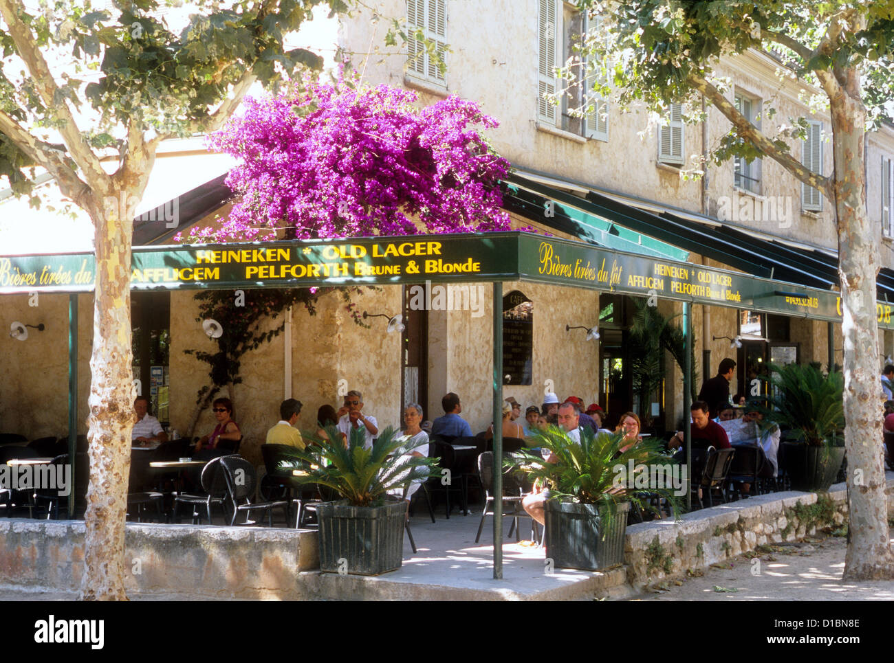 France typical café countryside hi-res stock photography and images - Alamy
